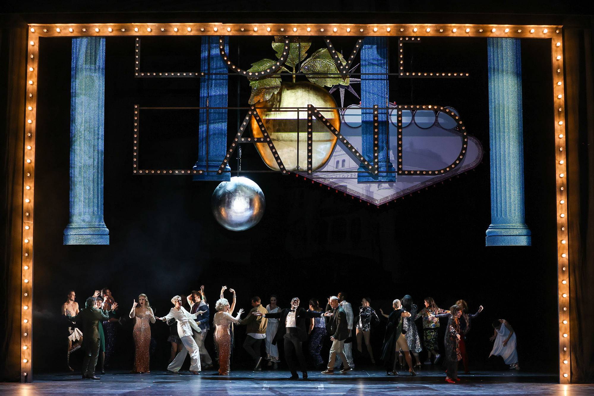 Follies - Volksoper Wien